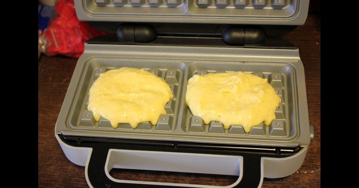 Reteta Gofre Belgiene la Waffle Makerul DuraCeramic by Lauras Sweets