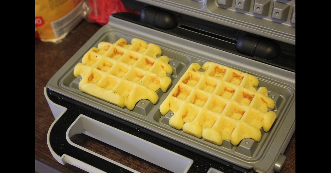 Reteta Gofre Belgiene la Waffle Makerul DuraCeramic by Lauras Sweets