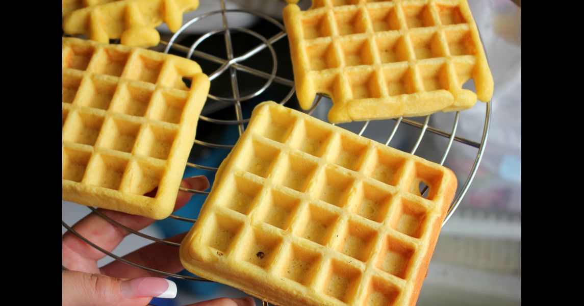 Reteta Gofre Belgiene la Waffle Makerul DuraCeramic by Lauras Sweets