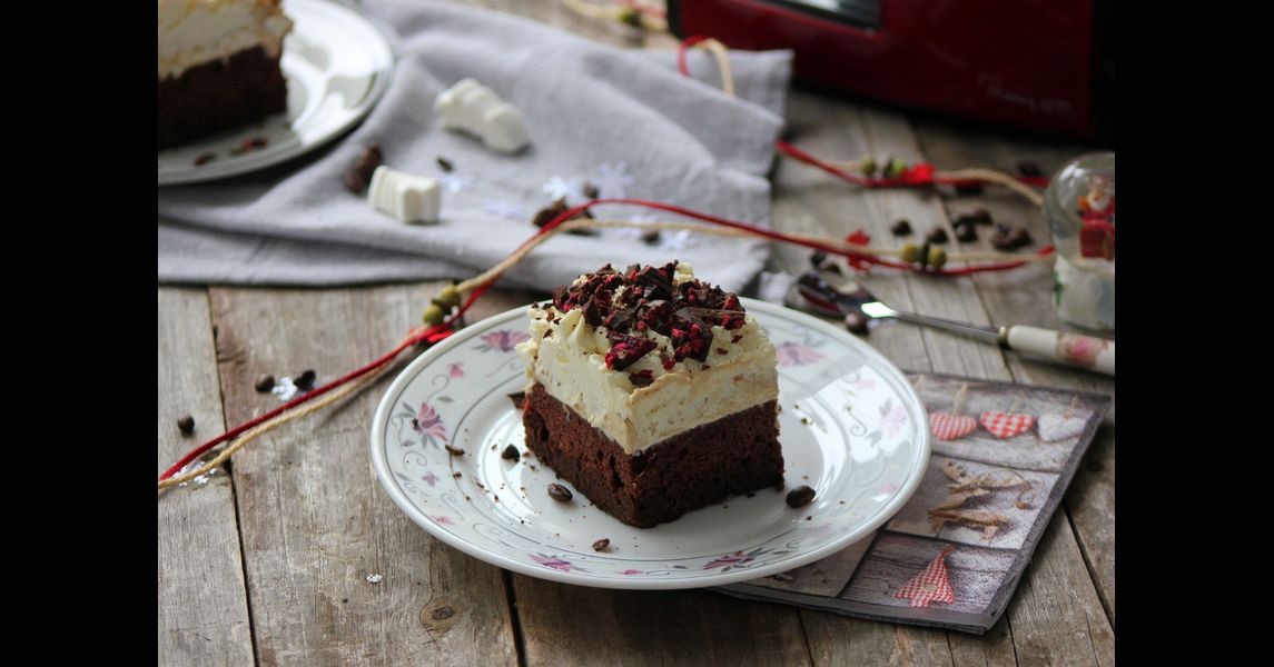 Prajitura cu crema de cafea si frisca by Lauras Sweets