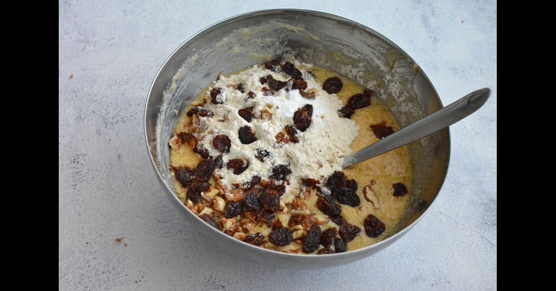 Rețetă chec cu banane și glazură de cafea preparată la espressorul ...