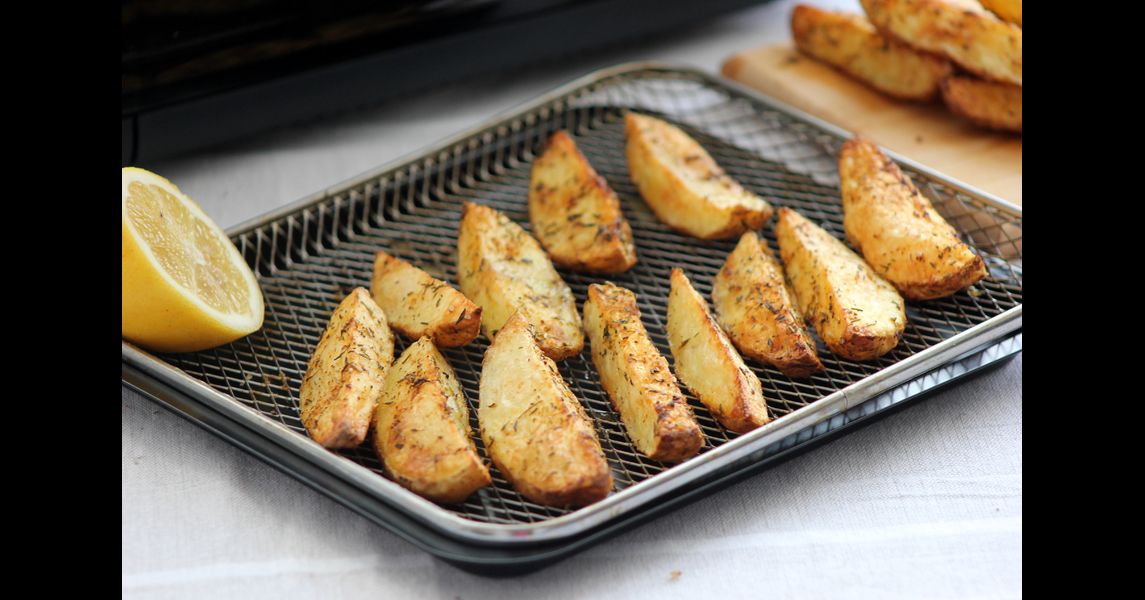 Rețetă cartofi wedges la Breville Air Fryer by Lauras Sweets