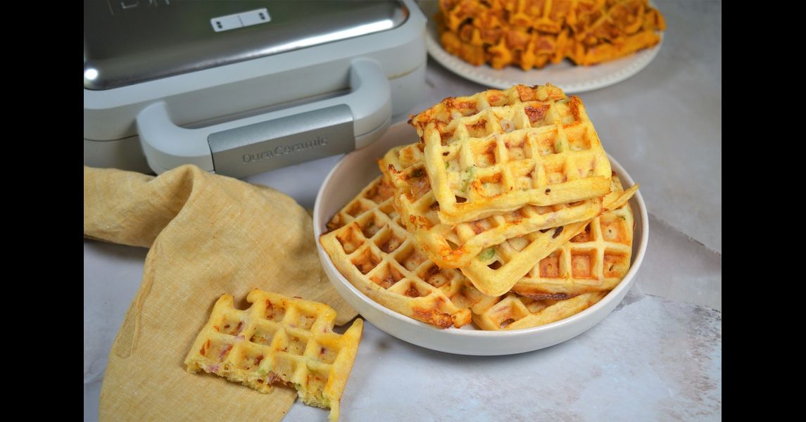 Reteta waffles cu branza cheddar la Aparatul de Gofre DuraCeramic ...
