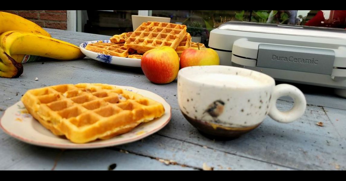 Rețetă gofre dulci cu măr ras la aparatul de gofre DuraCeramic Breville ...
