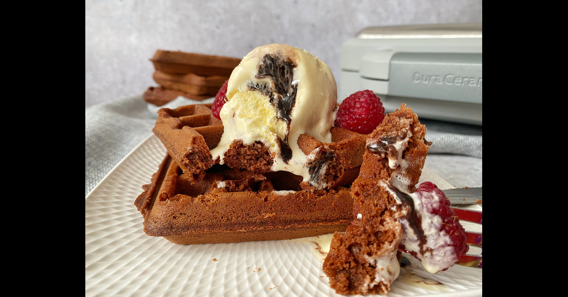 Reteta waffle brownies la Aparat de Gofre Duraceramic Breville by ...