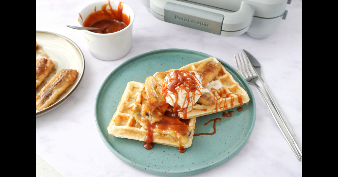 Reteta gofre cu banane caramelizate, sos de caramel sarat si inghetata ...